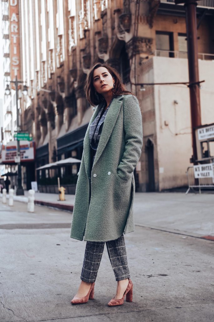 How to wear business suits for women – Suistudio review - Mode Rsvp