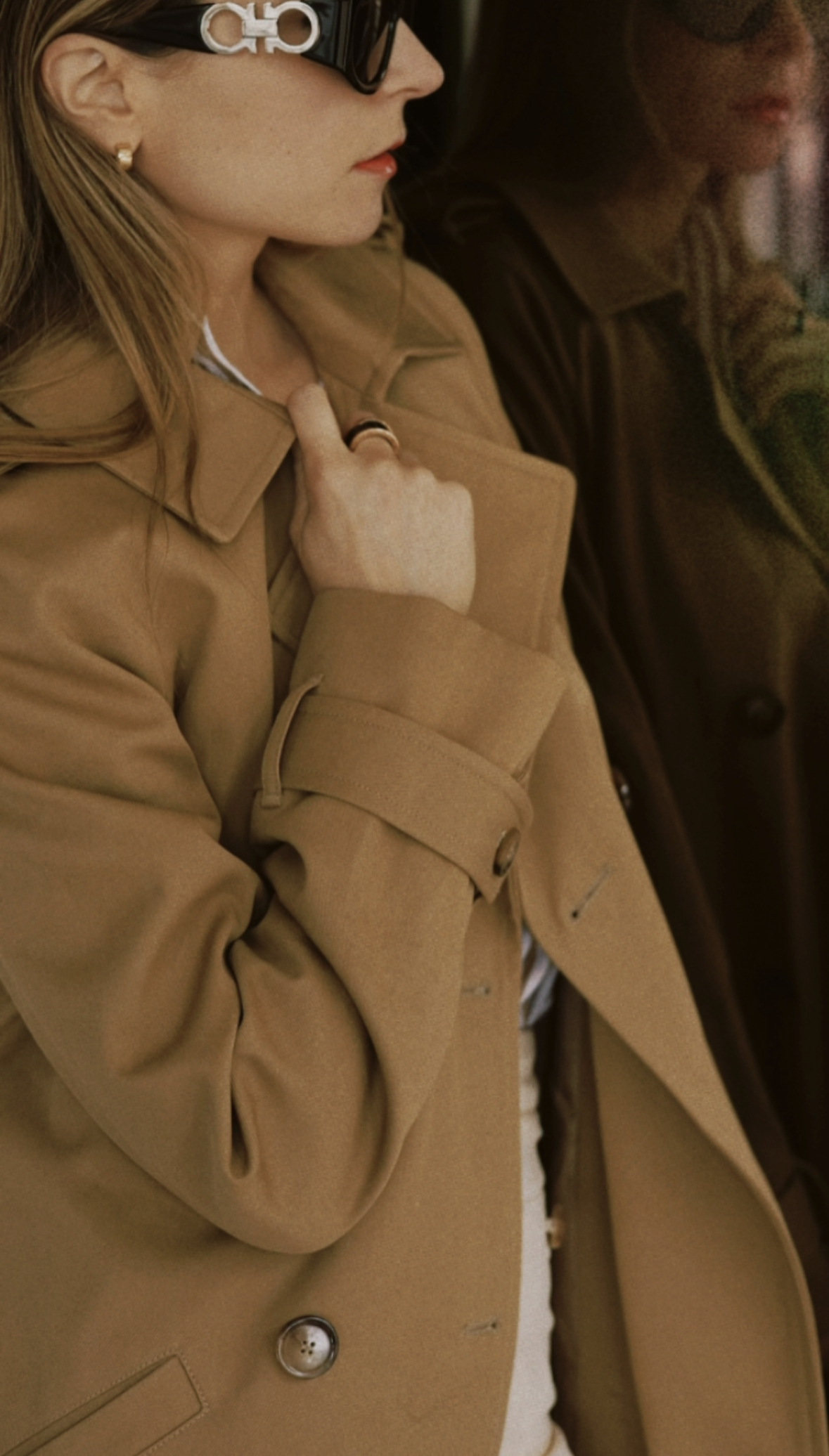 The trench coat to master the quiet luxury trend